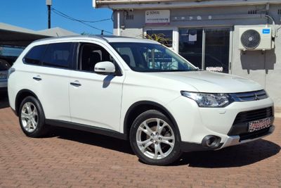 Used Mitsubishi Outlander 2.4 GLS Exceed Auto for sale in Western Cape ...