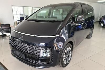 New Hyundai Staria 2.2d Luxury Auto for sale in Gauteng - Cars.co.za ...