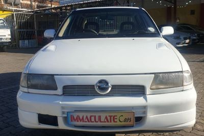 Used Opel Astra Euro 200i for sale in Gauteng - Cars.co.za (ID::10185455)