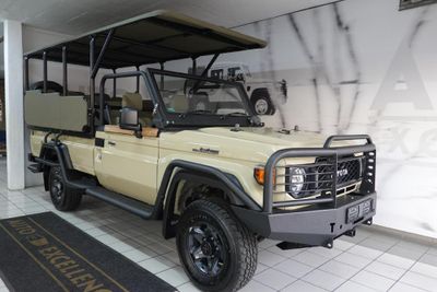 Used Toyota Land Cruiser 79 Game Viewer 4.2D for sale in Gauteng - Cars ...
