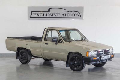 Used Toyota Hilux 2200 Single-Cab for sale in Gauteng - Cars.co.za (ID ...