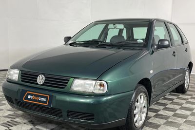 Used Volkswagen Polo Playa 1.6 for sale in Western Cape - Cars.co.za ...