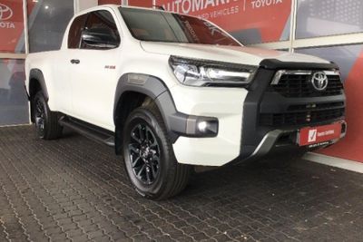 Used Toyota Hilux 2.8 GD-6 Raised Body Legend 4x4 Auto Extended Cab for ...