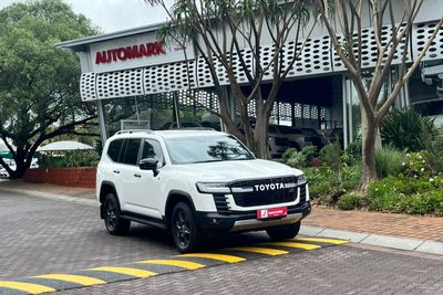 Used Toyota Land Cruiser 300 V6 3.3 D GR-S for sale in Gauteng - Cars ...