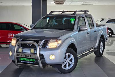 Used Nissan Navara 3.0 dCi LE Auto 4x4 Double-Cab for sale in Gauteng ...