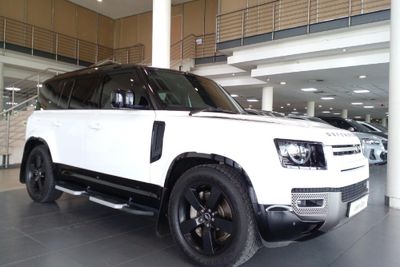Used Land Rover Defender 110 D300 SE X-Dynamic (221kW) for sale in ...