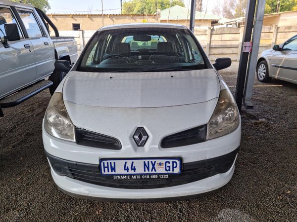 Used Renault Clio 1.2 16v Va-Va-Voom 5-dr Pack for sale in North West ...