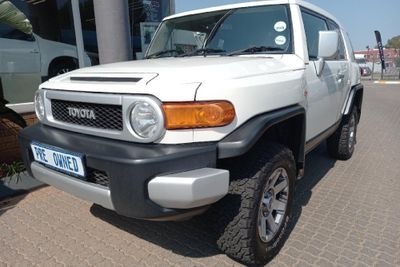 Used Toyota FJ Cruiser 4.0 V6 for sale in Gauteng - Cars.co.za (ID ...