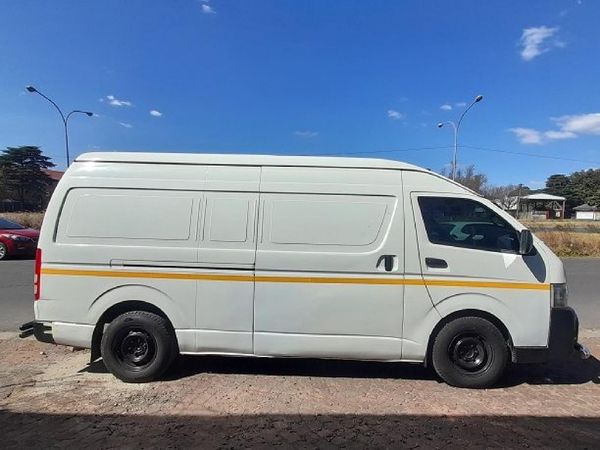 Used Toyota Quantum 2.5 D-4D LWB Panel Van for sale in Gauteng - Cars ...