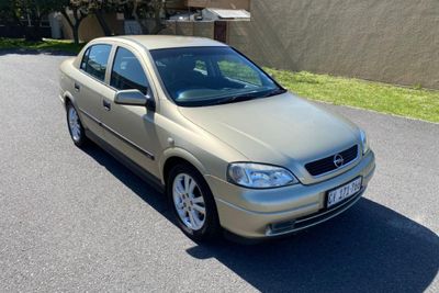 Used Opel Astra Classic 2.0 CDX for sale in Western Cape - Cars.co.za ...
