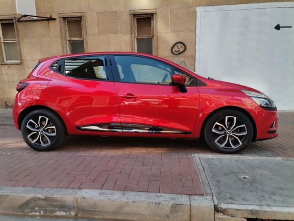 Used Renault Clio IV 900T Blaze Limited Edition 5-dr (66kW) for sale in ...