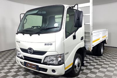 Used Hino 200 310 (FH2) 4x2 F/C for sale in Limpopo - Cars.co.za (ID ...