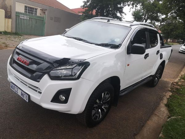 Used Isuzu KB 300 D-Teq LX Auto 4x4 Double-Cab for sale in Gauteng ...