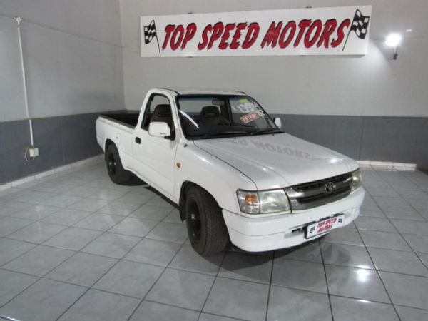 Used Toyota Hilux 2000 SWB Single-Cab for sale in Gauteng - Cars.co.za ...