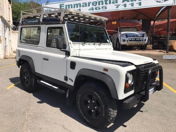 Used Land Rover Defender 90 2.5 TD5 CSW for sale in Gauteng - Cars.co ...