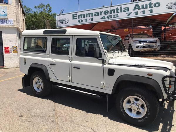 Used Land Rover Defender 110 2.5 TD5 CSW for sale in Gauteng - Cars.co ...