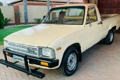 Used Toyota Hilux 2200 Single-Cab for sale in Gauteng - Cars.co.za (ID ...