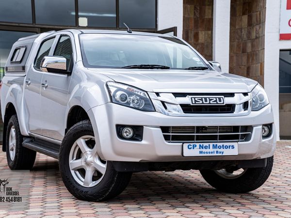 Used Isuzu KB 300 D-Teq LX Double-Cab for sale in Western Cape - Cars ...