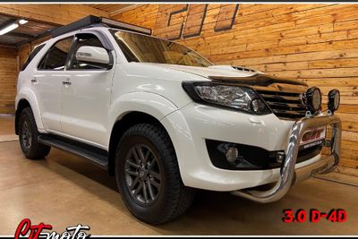 Used Toyota Fortuner 3.0 D-4D Raised Body for sale in Gauteng - Cars.co ...