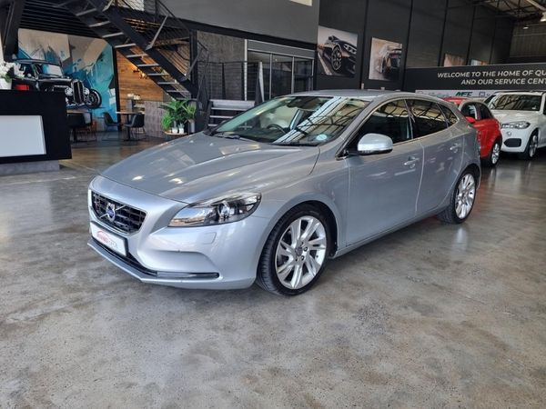 Used Volvo V40 T4 Excel Auto for sale in Western Cape - Cars.co.za (ID ...