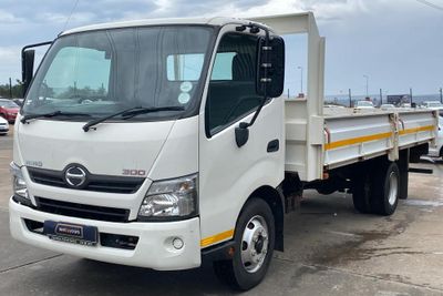 Used Hino 300 814 Lwb (az3) F/c C/c for sale in Gauteng - Cars.co.za ...