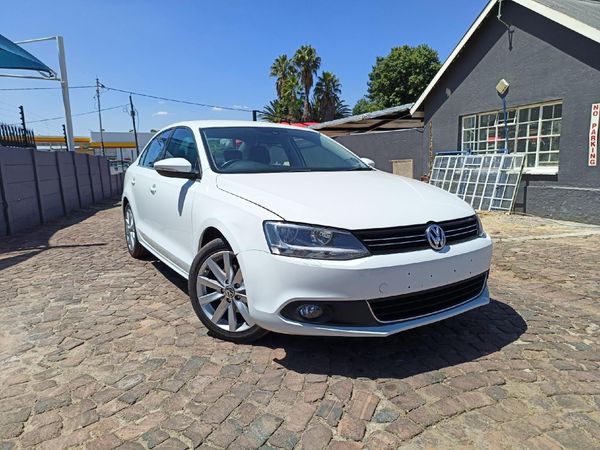Used Volkswagen Jetta VI 2.0 TDI Highline Auto for sale in Gauteng ...