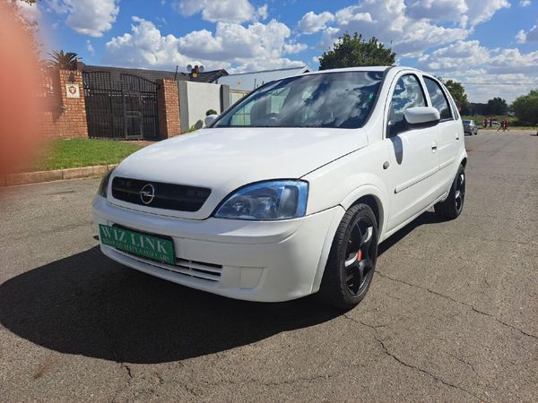 Used Opel Corsa Classic 1.6 Elegance for sale in Gauteng - Cars.co.za ...