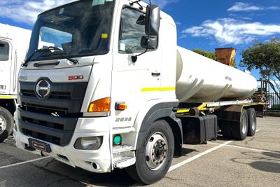 Used Hino 500 2836 (DU5) 6X4 LWB F/C C/C for sale in Gauteng - Cars.co ...