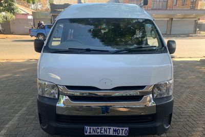 Used Golden Journey Makoya KL 2.7i 16-seat for sale in Gauteng - Cars ...
