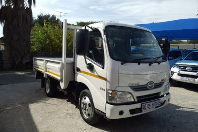 Used Hino 300 614 Auto SWB F/C C/C (AH3) for sale in Gauteng - Cars.co ...