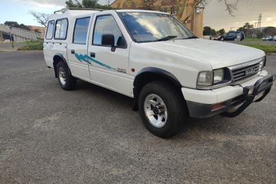 Used Isuzu KB 280 DT LE Double-Cab for sale in Western Cape - Cars.co ...