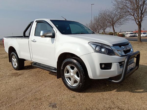 Used Isuzu KB 300 D-Teq LX Single-Cab for sale in Gauteng - Cars.co.za ...