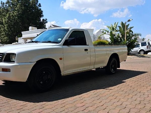 Used Mitsubishi Colt 2000i HiLine LWB Single-Cab for sale in Gauteng ...