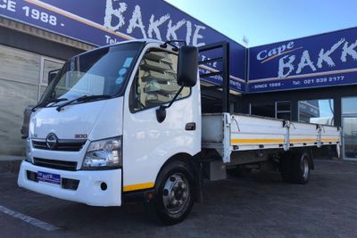 Used Hino 300 815 Lwb (bb3) A/t F/c C/c for sale in Western Cape - Cars ...