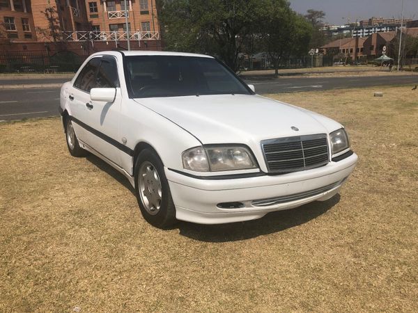 Used Mercedes-Benz C-Class C 200 Classic for sale in Gauteng - Cars.co ...