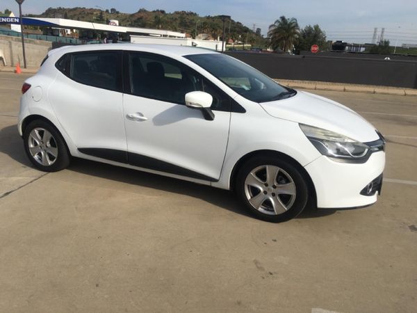 Used Renault Clio IV 900T Expression 5-dr (66kW) for sale in Gauteng ...