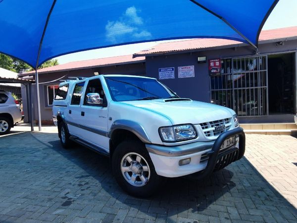 Used Isuzu KB 300 TDi LX Double-Cab for sale in Gauteng - Cars.co.za ...