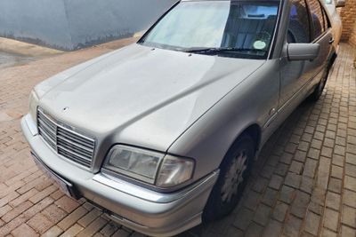 Used Mercedes-Benz C-Class C 240 Elegance Auto for sale in Gauteng ...