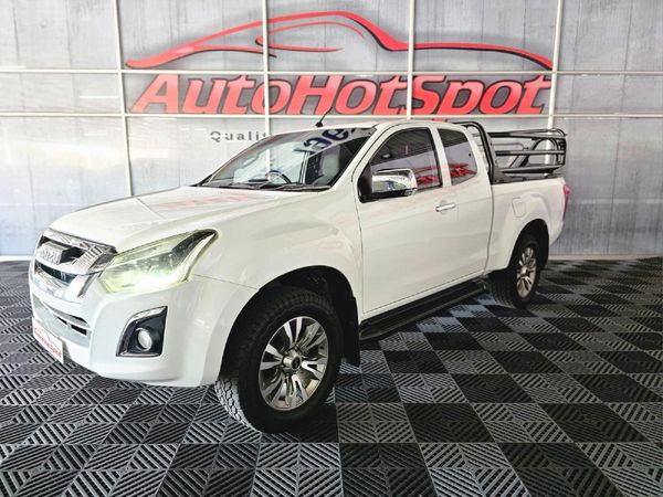 Used Isuzu KB 300 D-Teq LX Extended Cab for sale in Western Cape - Cars ...