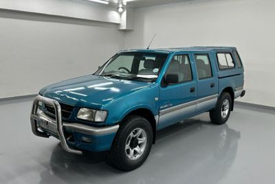 Used Isuzu KB 280 DT LX 4x4 Double-Cab for sale in Eastern Cape - Cars ...