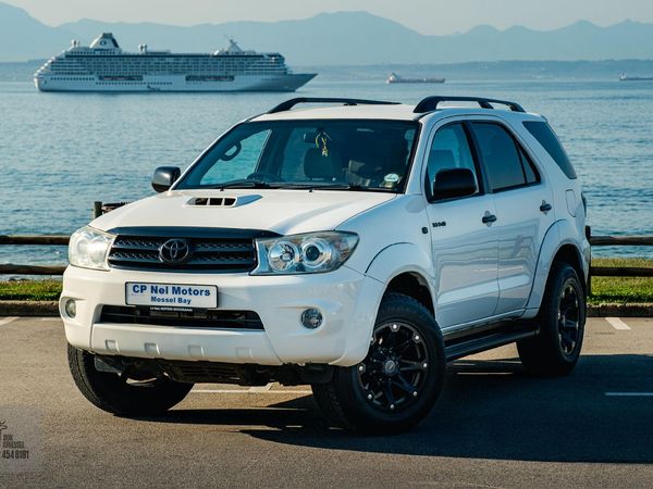Used Toyota Fortuner 3.0 D-4D Raised Body Auto for sale in Western Cape ...