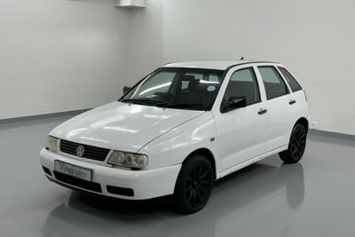 Used Volkswagen Polo Playa 1.6 for sale in Eastern Cape - Cars.co.za ...