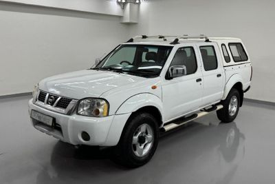 Used Nissan Hardbody 2400i SE 4x4 Double-Cab for sale in Eastern Cape ...