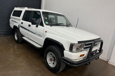 Used Toyota Hilux 2400 4x4 Double-Cab for sale in Kwazulu Natal - Cars.co.za (ID::9752424)