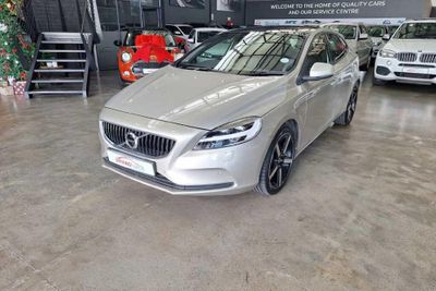 Used Volvo V40 D3 Momentum Auto for sale in Western Cape - Cars.co.za ...