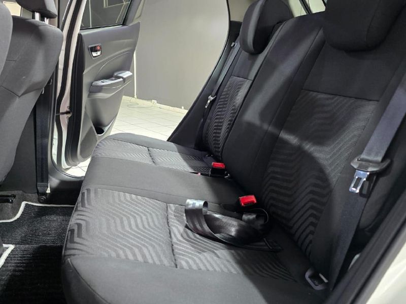 Used Suzuki Swift 1.2 GL (One Owner) for sale in Gauteng - Cars.co.za ...