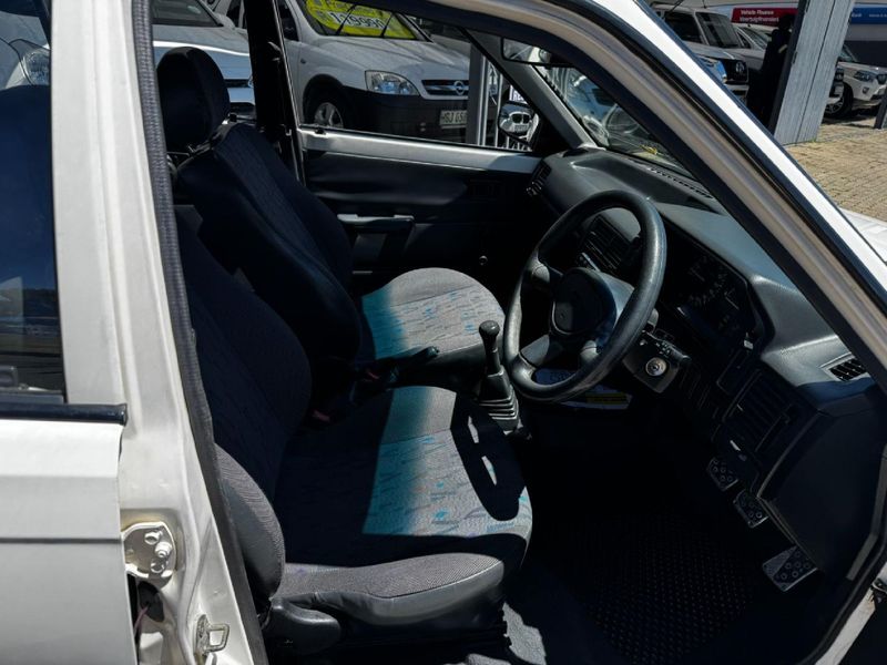 Used Ford Laser 1.3 Tracer Hatch for sale in Free State - Cars.co.za ...