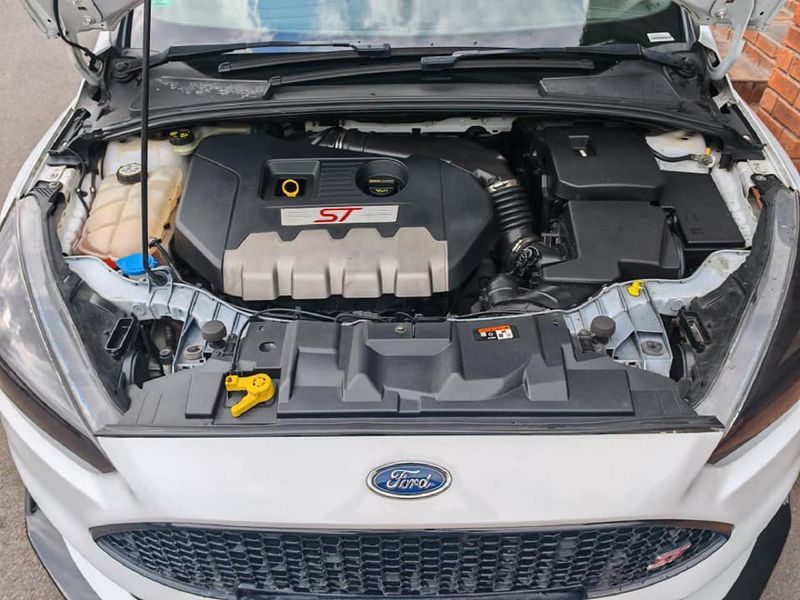 Used Ford Focus 2.0 EcoBoost ST1 for sale in Kwazulu Natal - Cars.co.za ...