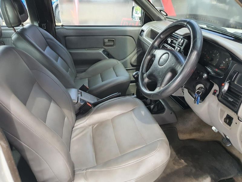 Used Isuzu KB 280 DT LX 4x4 Double-Cab for sale in Gauteng - Cars.co.za ...