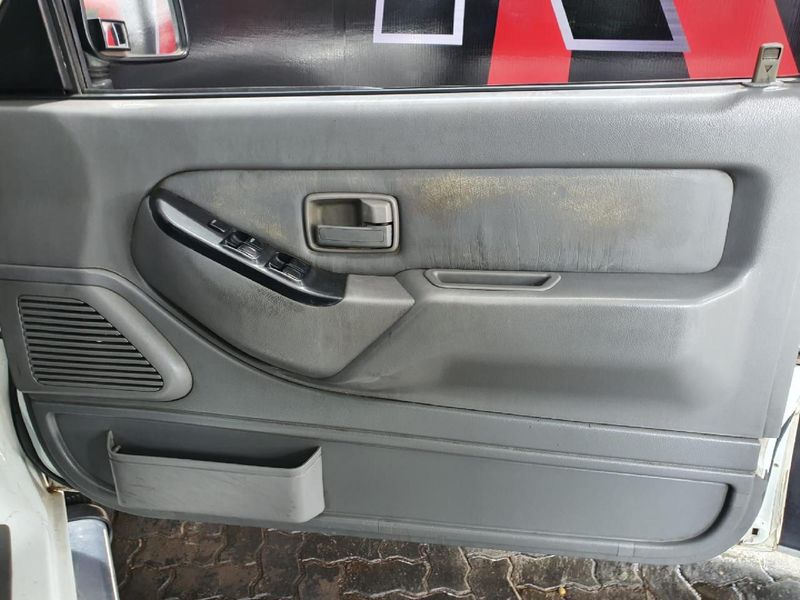 Used Isuzu KB 280 DT LX 4x4 Double-Cab for sale in Gauteng - Cars.co.za ...